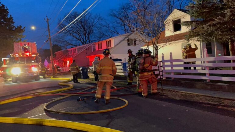 WFD Extinquishes Nausauket Road Fire - WarwickPost.com